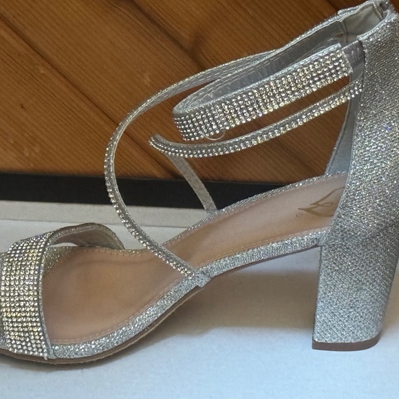 Windsor | Shoes | Windsor Silver Rhinestone Formal Heels 85 Prom Bride ...